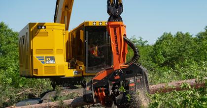 XT445L-5 tracked harvester | Komatsu