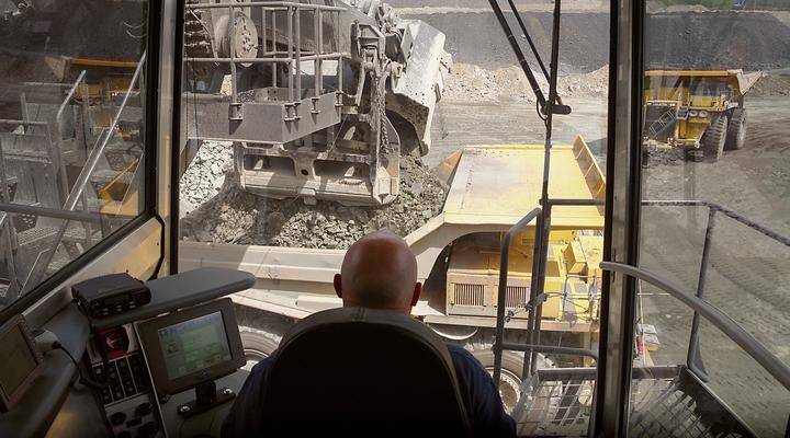 Electric rope shovels | Komatsu