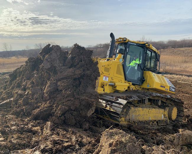 D71PX-24 mid-size crawler dozer | Komatsu