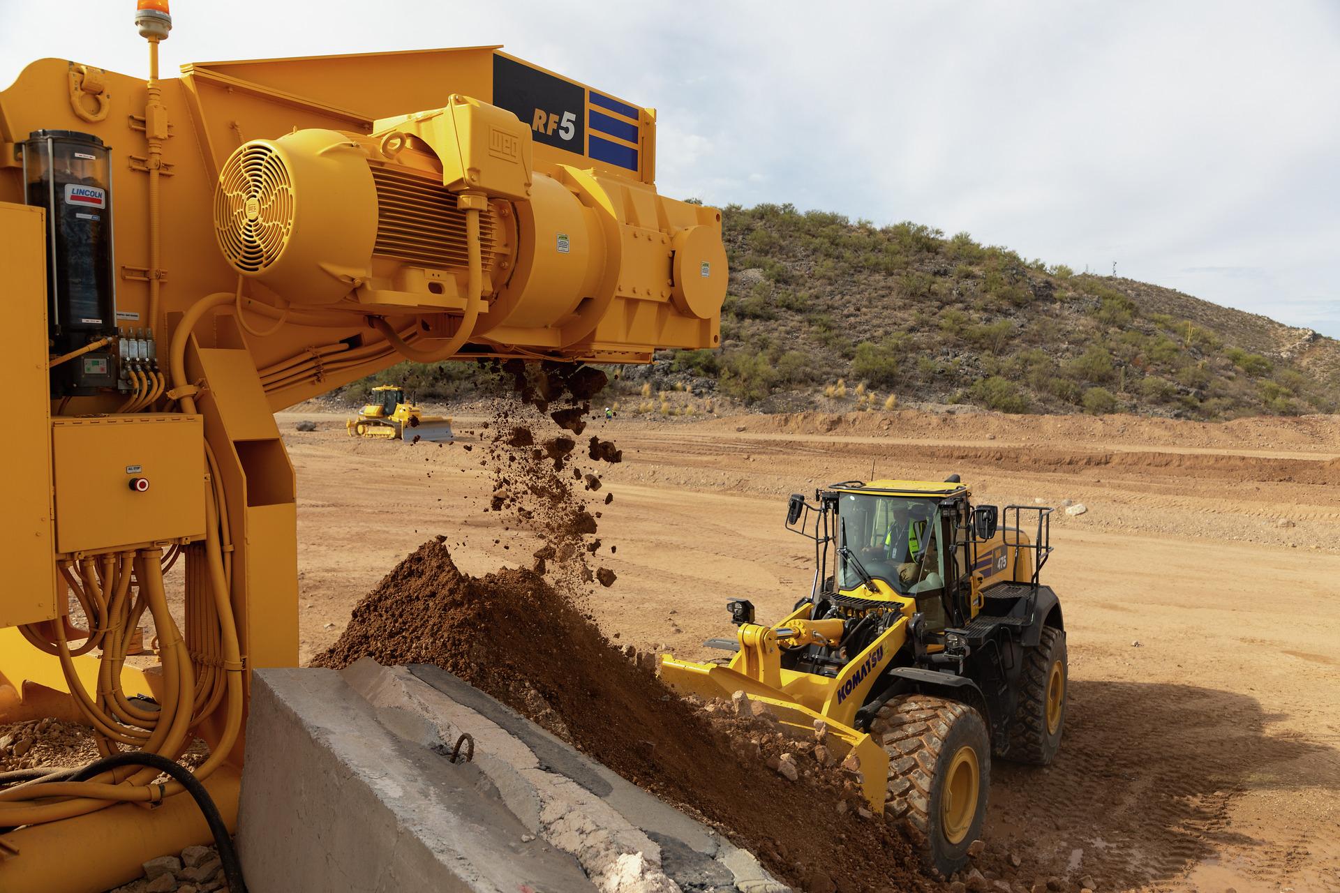 Komatsu's massive mining haul trucks made in Peoria | Komatsu Komatsu's massive mining haul trucks made in Peoria | Komatsu